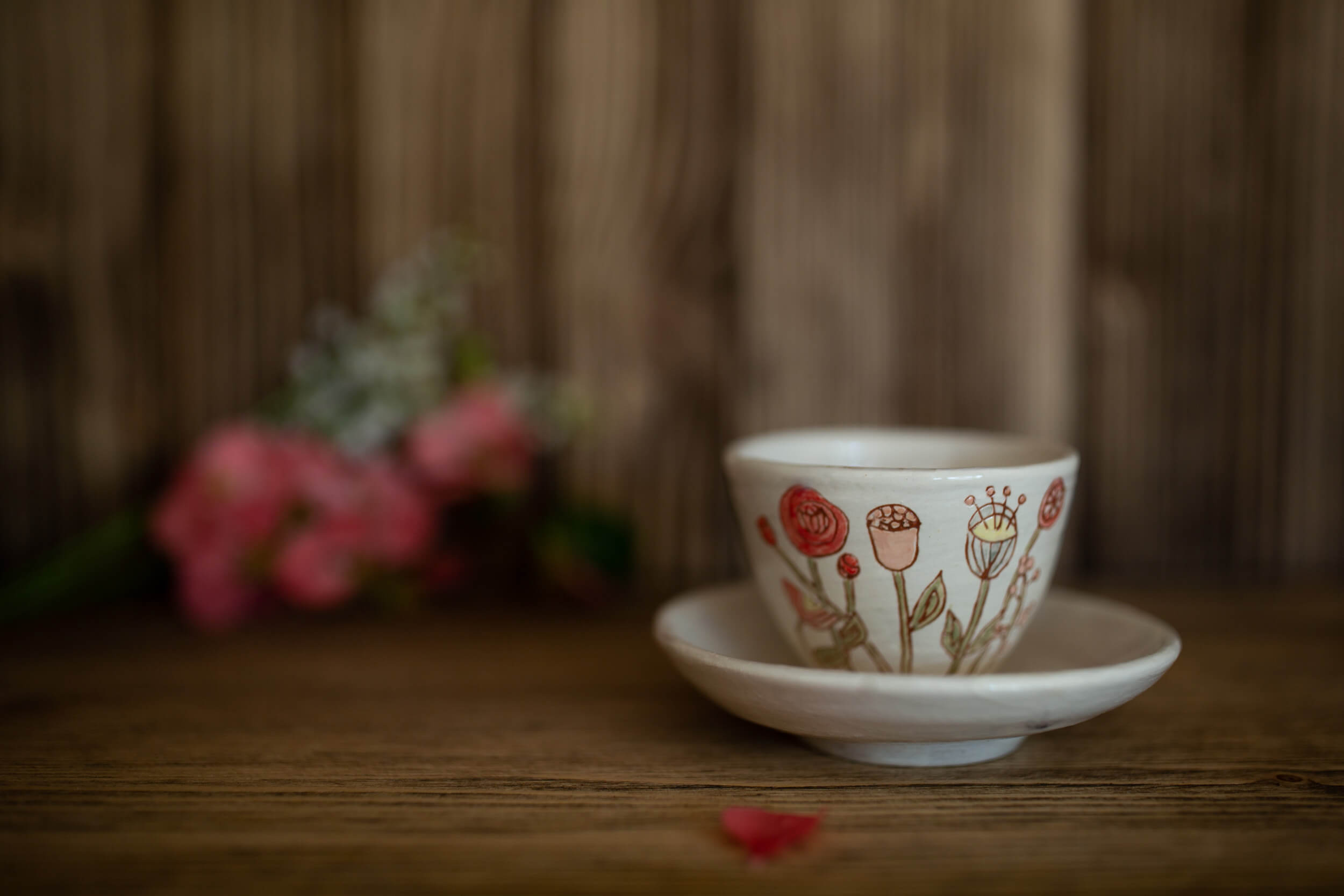 Cafeneaua noastră este un loc al libertății exterioare și interioare.